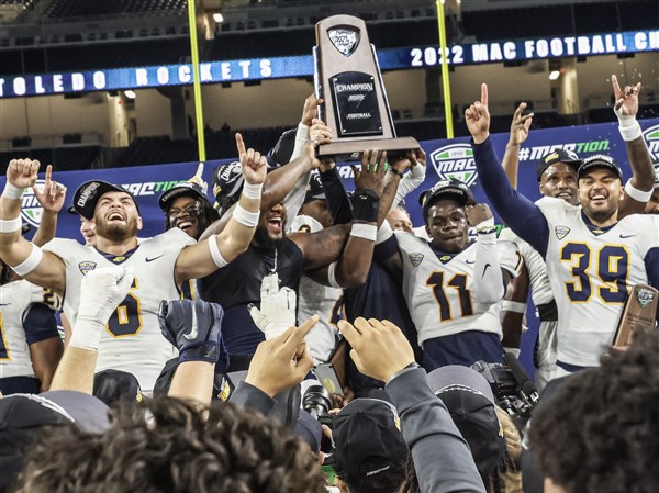 Photo Gallery: Toledo football vs. Ohio University MAC Championship ...