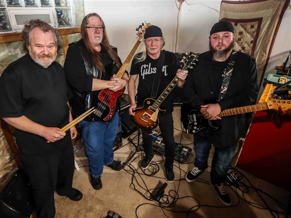 Bar band: Strawberry Kush finds its groove with rock covers | The Blade