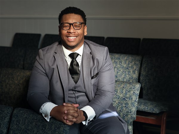 William Foster steps into the pulpit at Indiana Avenue Missionary ...