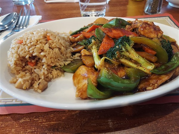 Hot Sizzling Wok excels at Chinese-American classics | The Blade