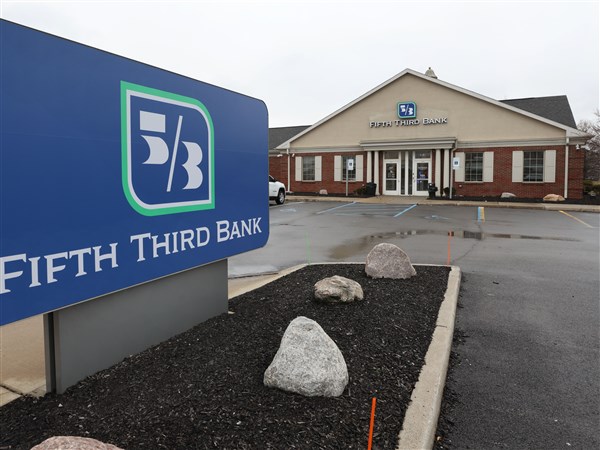 Fifth Third Bank branch closure concerns community members | The Blade