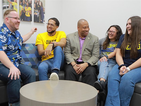 Making connections: Crossing borders to engage students in unique ...