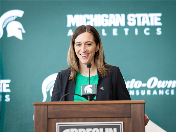 Video: Former BGSU women's basketball coach Fralick introduced at ...
