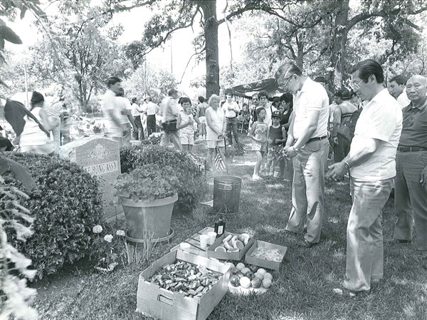Monday Memories: Cemetery picnic was tribute to the dead and a ...