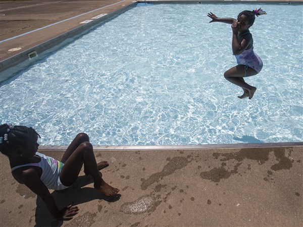 Photo Gallery: Splash! Summer vacation kicks off at Wilson Pool | The Blade