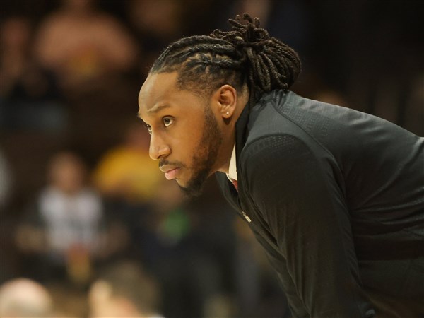 New Emmanuel Christian basketball coach/AD Harris committed to ...