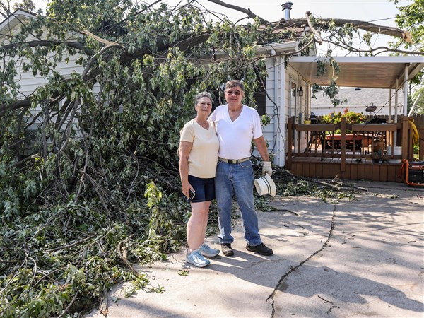 Point Place comes together to pull through tornado aftermath | The Blade