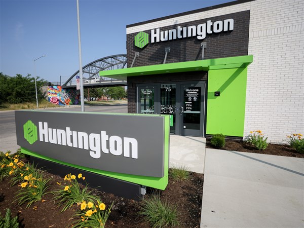 Huntington Bank opens new branch in East Toledo | The Blade