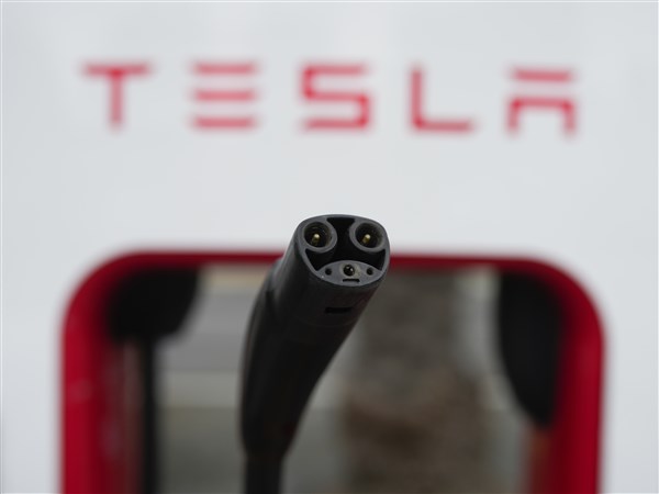Second-largest U.S. electric vehicle fast-charging network to add Tesla ...