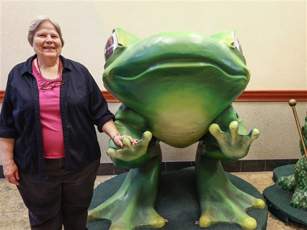 Frog Around Town: Autographed amphibians invoke Toledo's political past ...