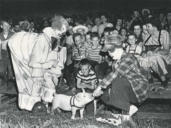 Monday Memories: Clowning reporter terrified kids, but Amelia the pig ...