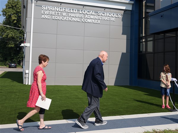Springfield schools honor Everett Harris' half-century of service | The Blade