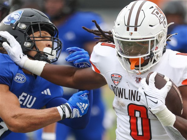 Efficient BGSU football tops Eastern Illinois in home opener | The Blade