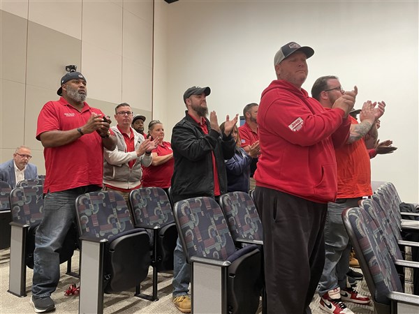 As Toledo Jeep strike starts, officials support workers, prepare for ...