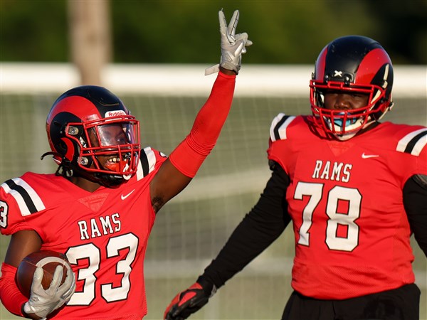 Rogers football blanks Woodward for first win of season | The Blade