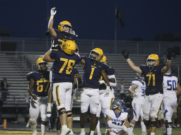 Whitmer bulldozes over Anthony Wayne to claim key 42-28 football win in ...