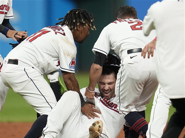 Fry's double in ninth sends Guardians to 9-8 win, spoils comeback by ...