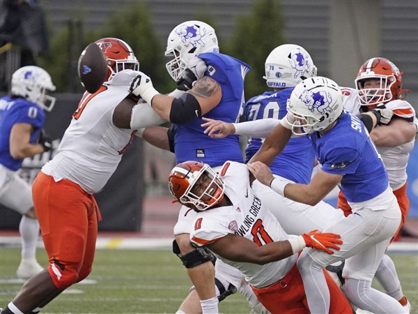 Defense carries BGSU football in MAC win at Buffalo | The Blade