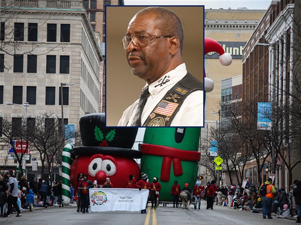 Blade Holiday Parade salutes veterans with Mack, Hiser as grand ...