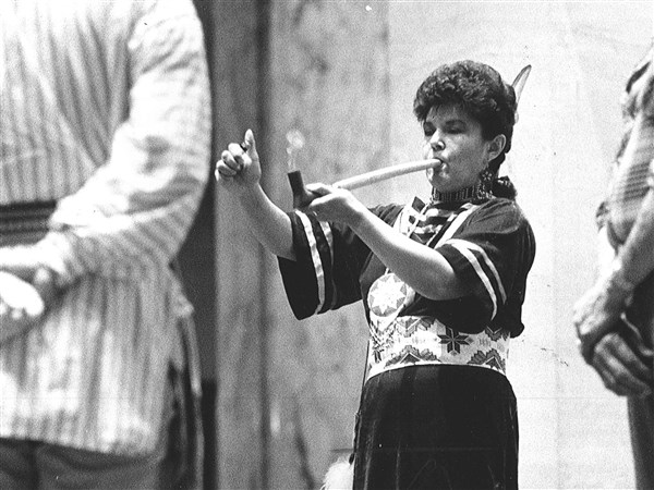 Monday Memories: Smoking peace pipe was key ritual for first ...