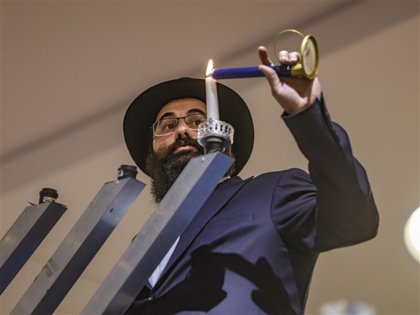 Toledo shines with Jewish pride this Hanukkah | The Blade
