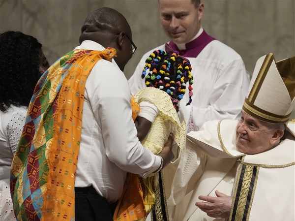 Pope says 'our hearts are in Bethlehem' | The Blade