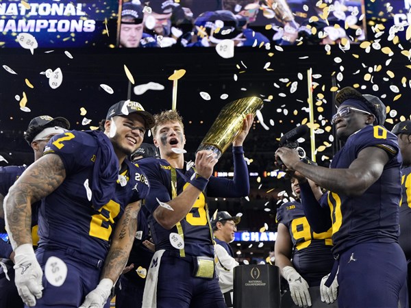 Michigan No. 1, Ohio State No. 10 in final AP college football top 25 ...