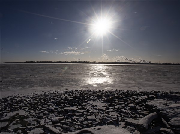 Area residents brave adverse weather as wind chills continue | The Blade