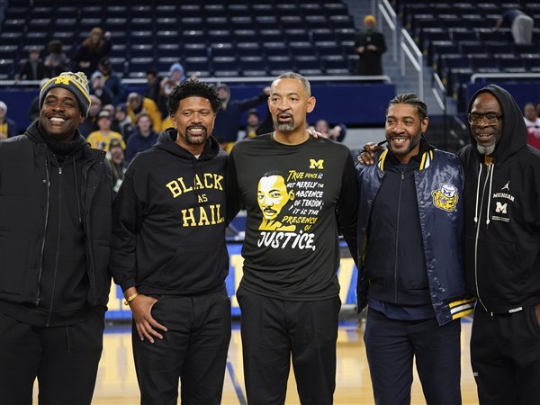 Michigan's Fab Five reunites to support Howard, attends 1st basketball ...