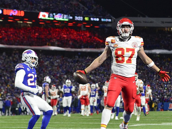 NFL Divisional: Kelce scores twice and Chiefs beat Bills 27-24 to ...