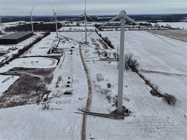 One Energy turbines in Findlay remain shut down after blade breaks off ...