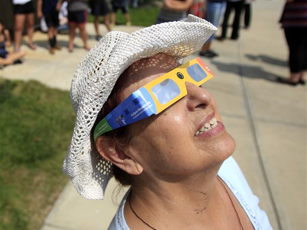 Eyeballing solar eclipse results in photochemical burns | The Blade