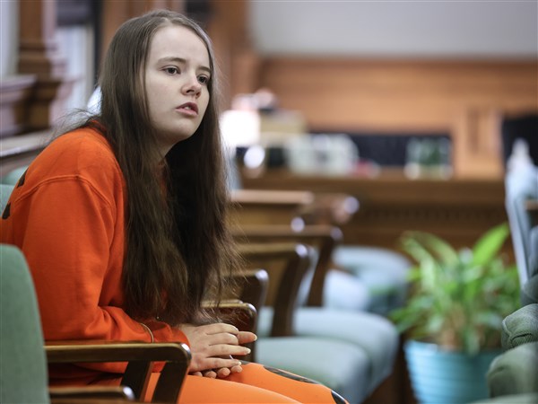 Bond set at $1.375M for woman charged in boyfriend's mother's presumed ...