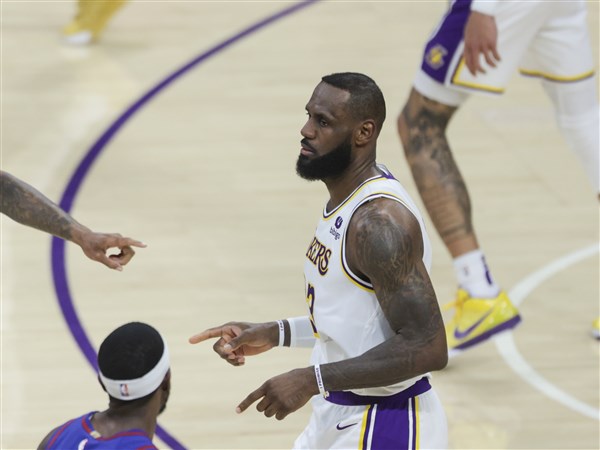 LeBron James reaches 40,000 points to extend record as NBA scoring ...