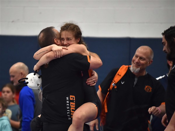 Toledo area produces 7 winners at girls wrestling regional | The Blade