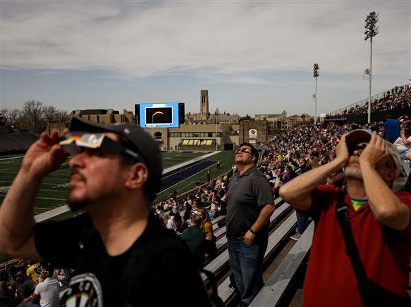 Photo Gallery: University of Toledo eclipse festivities | The Blade