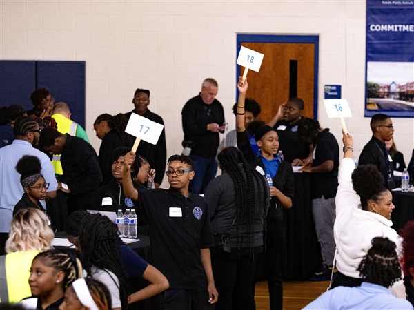 Stock market challenge simulates trading floor | The Blade