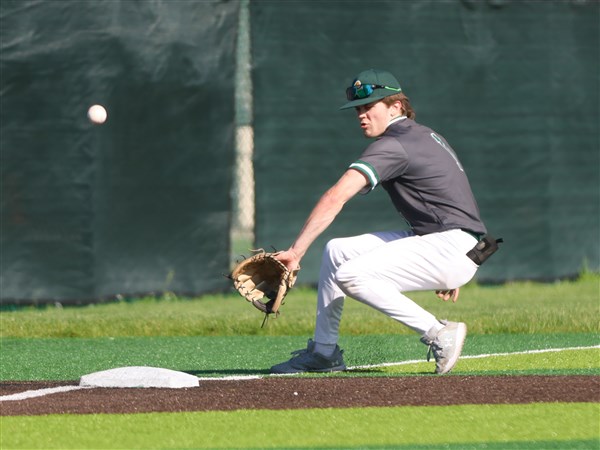 Clay baseball wins 12th straight, tops Bowling Green 8-2 | The Blade