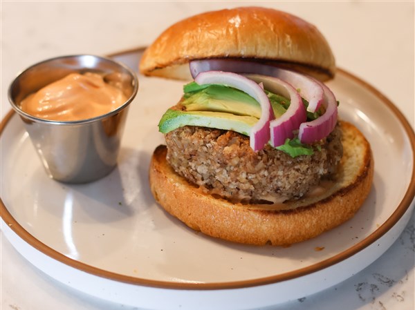 Simple nature: Burgers please the crowds no matter the spin | The Blade