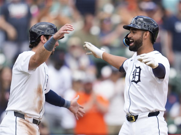 Tigers score 9 runs in 2 innings of 11-2 win over White Sox after ...