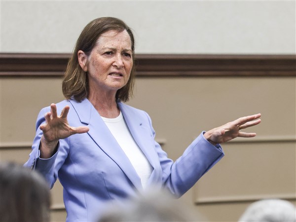 UM alumni association returns with author’s talk on disinformation ...