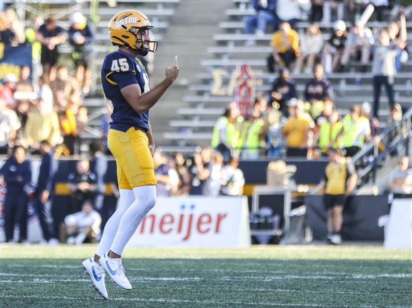 Toledo placekicker Dylan Cunanan makes history with big leg | The Blade