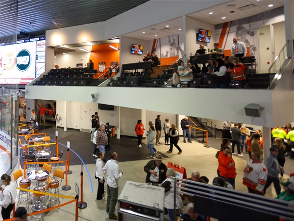 Photo Gallery: BGSU vs. Robert Morris hockey exhibition | The Blade