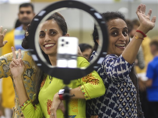 Photo Gallery: Diwali Festival at Hull Prairie Intermediate School in ...