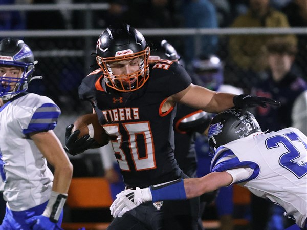 Liberty Center overwhelms Liberty-Benton for Division V playoff win ...