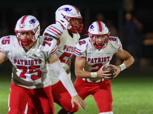 Patrick Henry football uses, but also breaks from, tradition | The Blade