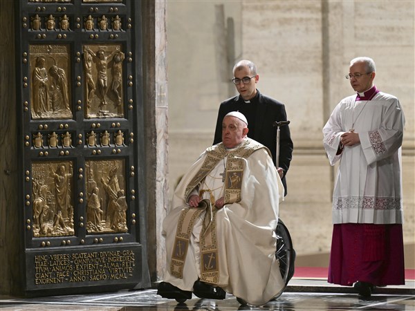 Pope Francis kicks off a yearlong Jubilee that will test his stamina ...
