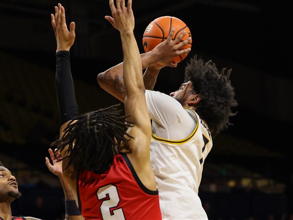 Isaiah Adams goes from the bench to hero, rescuing Toledo men's ...