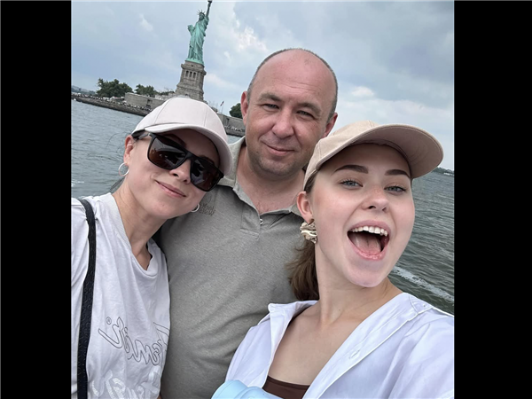 Local community remembers Russian invasion of Ukraine 3 years later ...