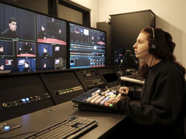 For students, by students: Area high schools teach video production ...